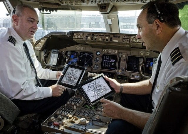 Pilotos de Avion Usan Tablets para Volar - Foros Perú